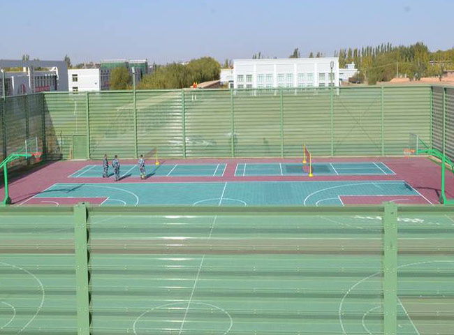 windbreak-fence-stadium