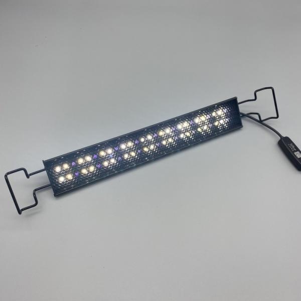 Quality LED UVB Light for Reptiles, LED Reptile Light Fixture Controll 8W Aluminum UVA UVB Lamp for Reptile for sale