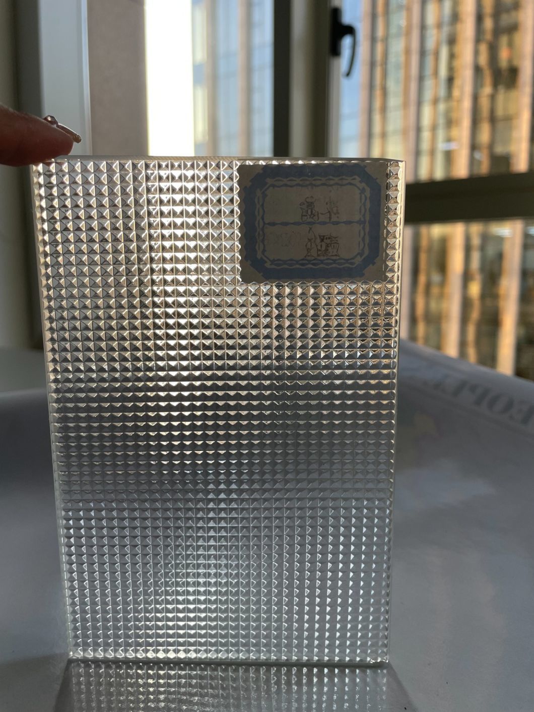 Ultra Clear Tinted Stream Pattern Glass Textured Cabinet and Door Glass Pane Design