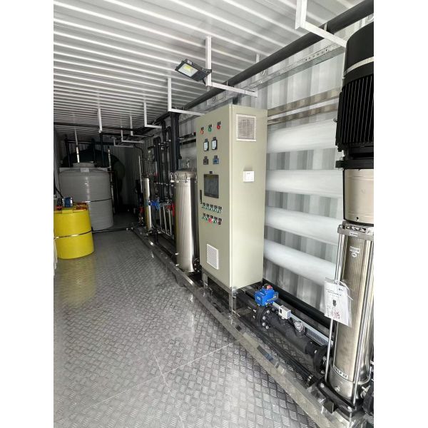 Quality 25m3 Per Hour Containerized RO System With Grundfos / CNP Pump for sale