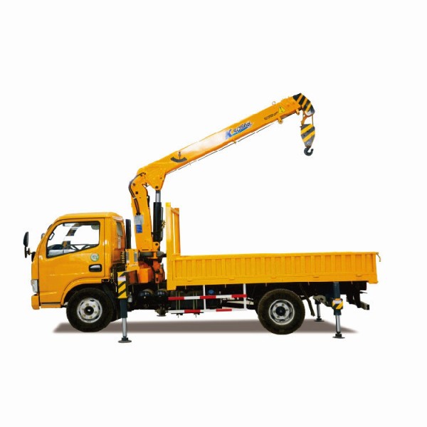 Quality 4 Ton Dongfeng Cargo Pickup Lorry Crane With 360 Degree Rotation And Hydraulic Boom for sale