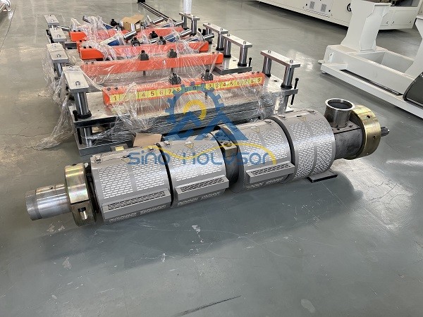 Quality Siemens PLC Control WPC Solid Door Frame Making Machine 150-240kg/H for sale