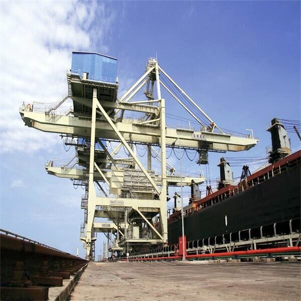 Quality Grab Type Ship Unloader For Bulk Material Handling At Port Terminal for sale