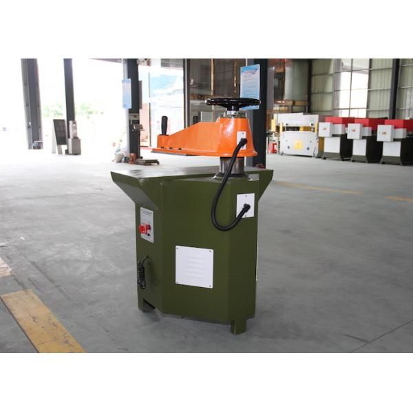 Quality High Speed Hydraulic Swing Arm Cutting Machine For Leather Glove Making for sale