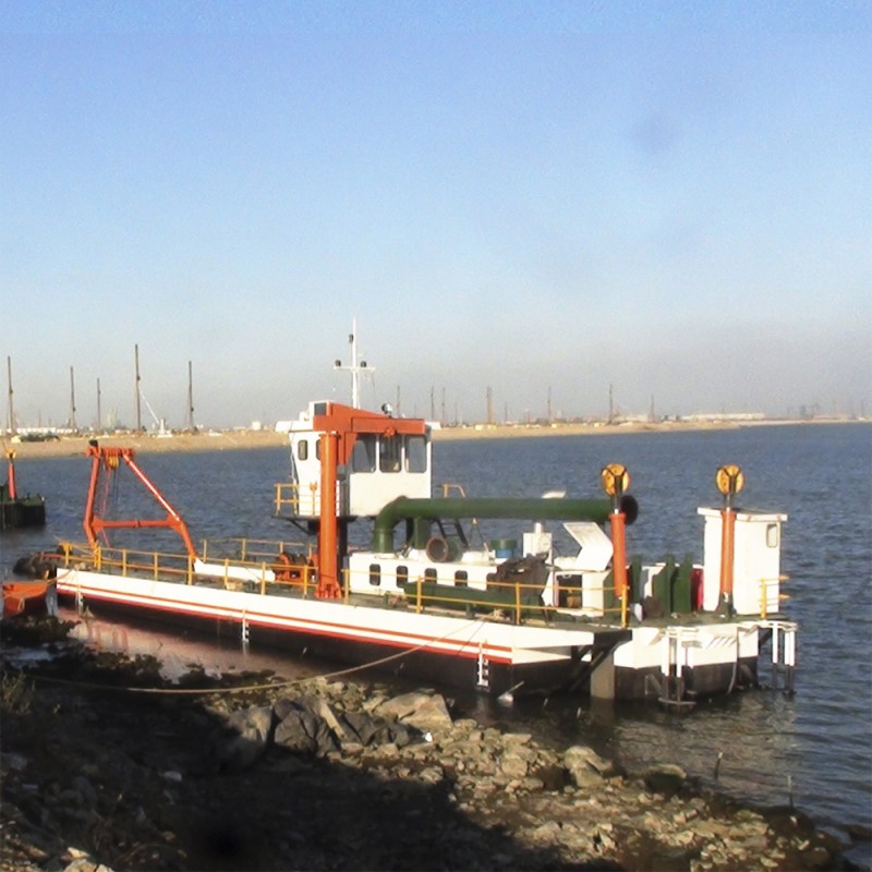 JMD250 dredger working at project site