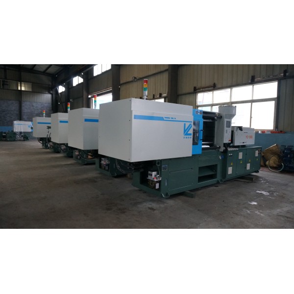 Quality High effeciency energy saving injection molding machine with variable pump for sale