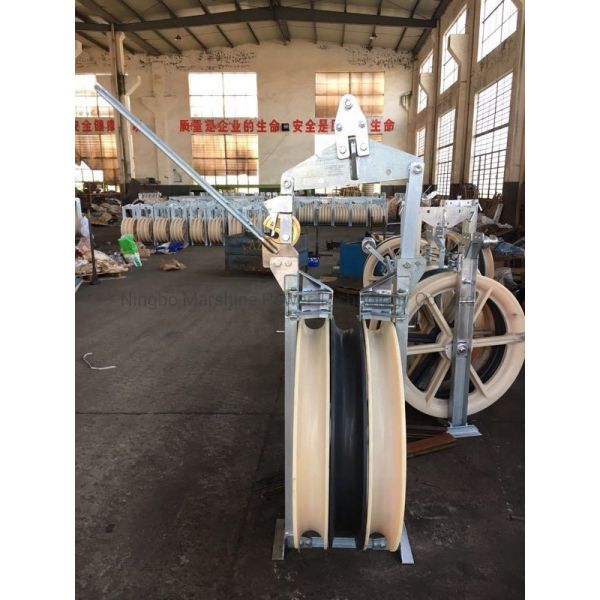 Quality 822mm Diameter Stringing Blocks With Rubber Lined Nylon Sheave For Conductor Can for sale