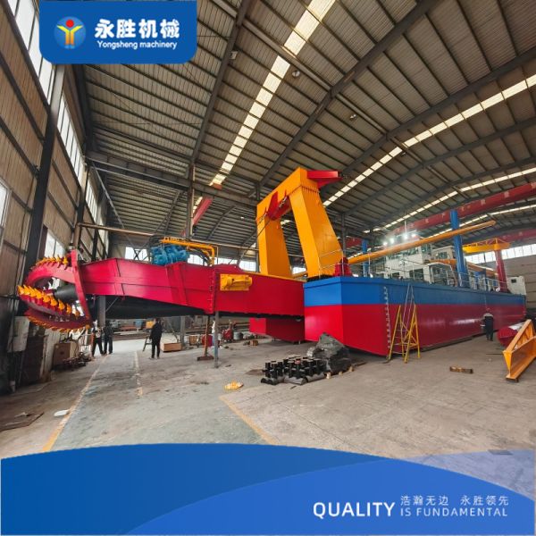Quality Model 12 Inch Pipe Cutting Suction Dredger With An Output Of 200 Cubic Meters for sale