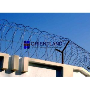 Quality Militaty Use Razor Barbed Wire Mesh 450mm 600mm 900mm Coil Diameter for sale