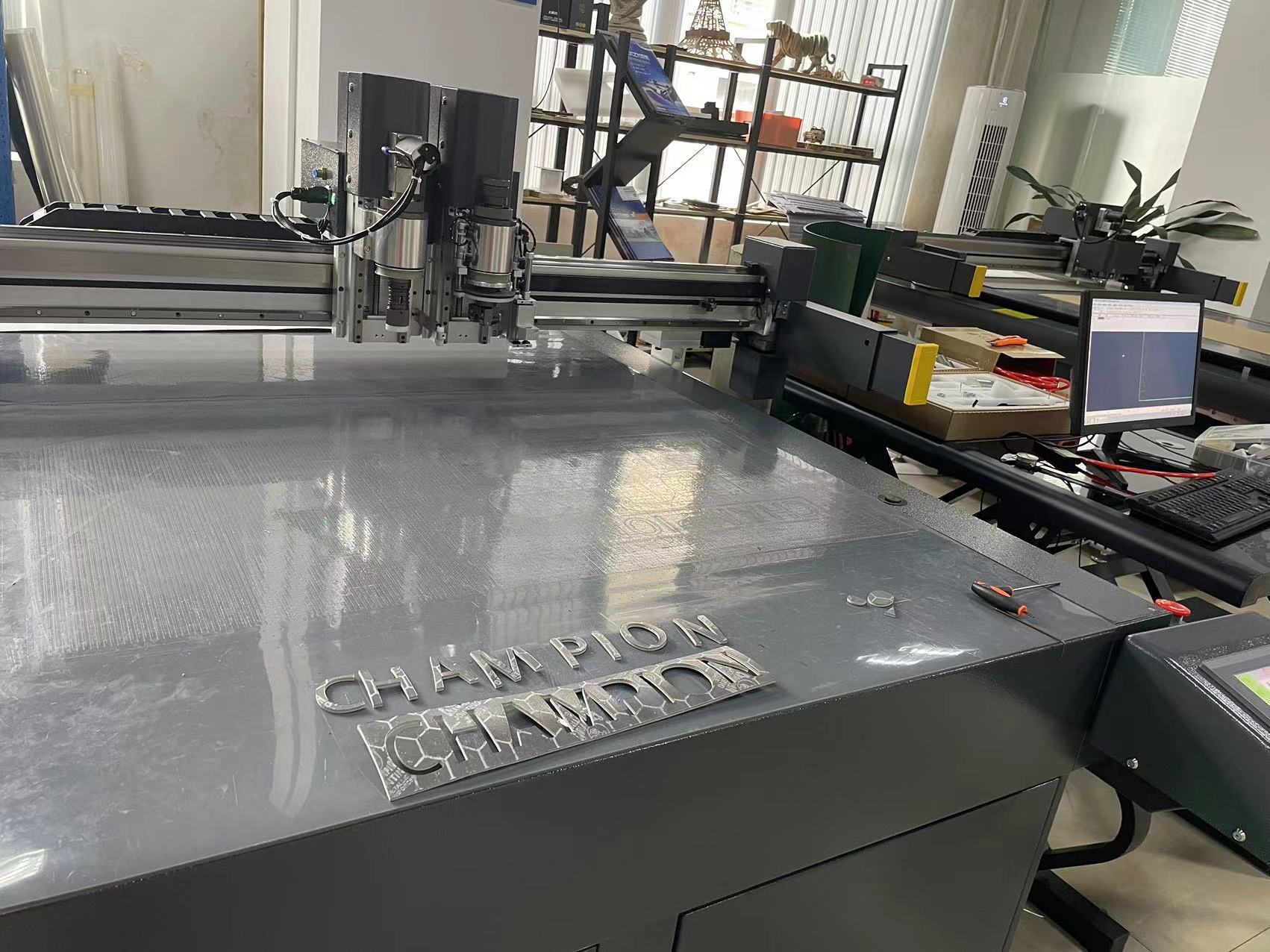 GRAPHITE SHEETS METTALIC WIRE sealant gasket cutting machine