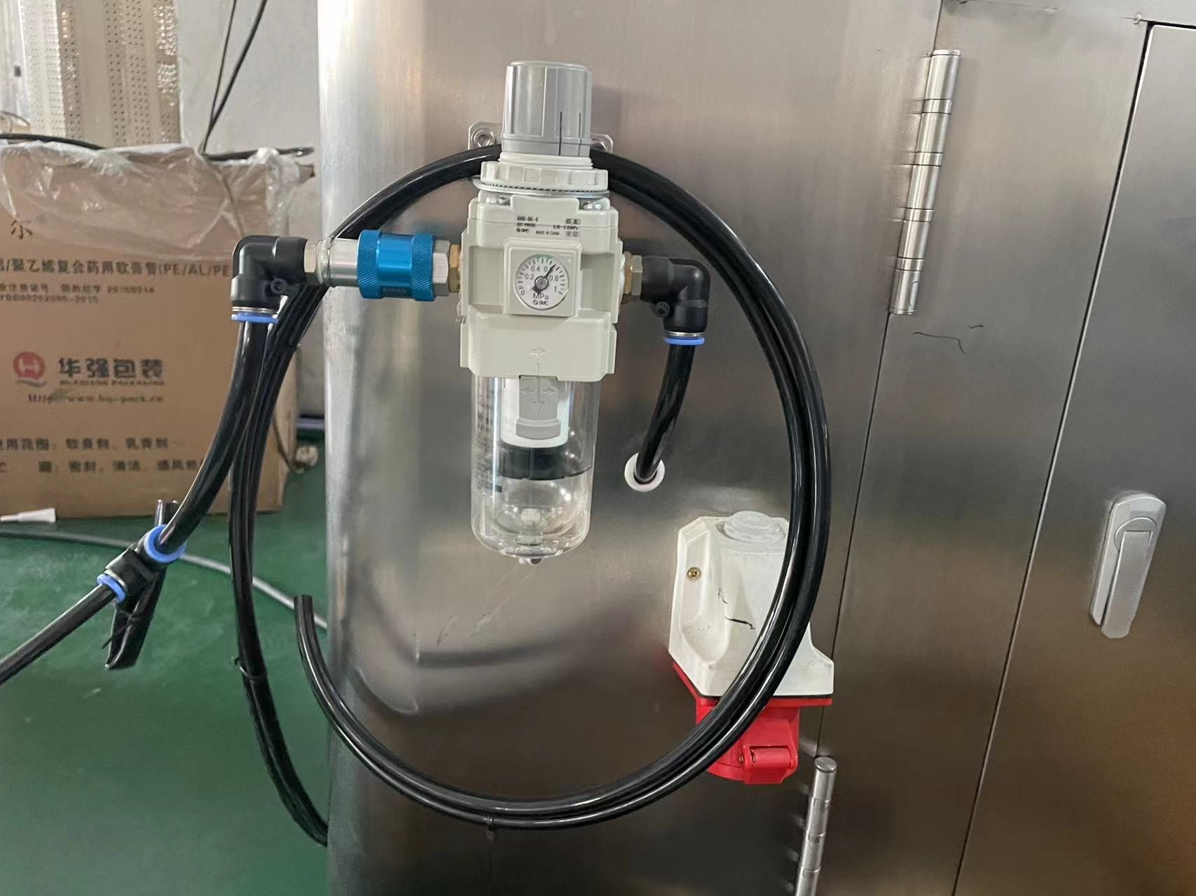 Tube filling machine internal components