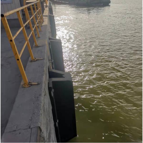 Quality Dock/Ship Protection with Customized Size Marine Fender Rubber Bridge V Type DGH for sale