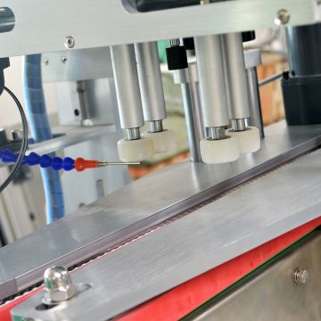 Quality 1.1KW Automatic Grade Rotary Screw Capping Machine for All Types of Threaded for sale