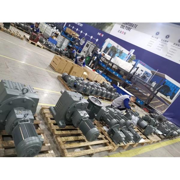 Quality R series Key Shaft Foot Mounted Helical Gear Motor For Agitator Drives for sale