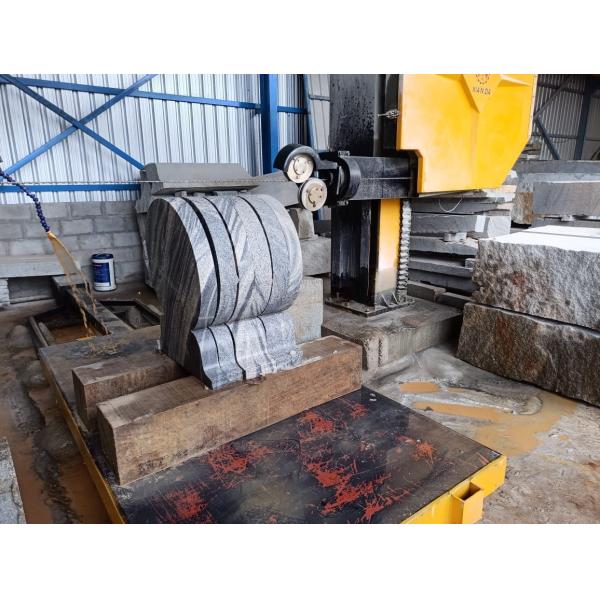 Quality CNC Control Diamond Wire Saw Machine with High Cutting Precision and Four for sale