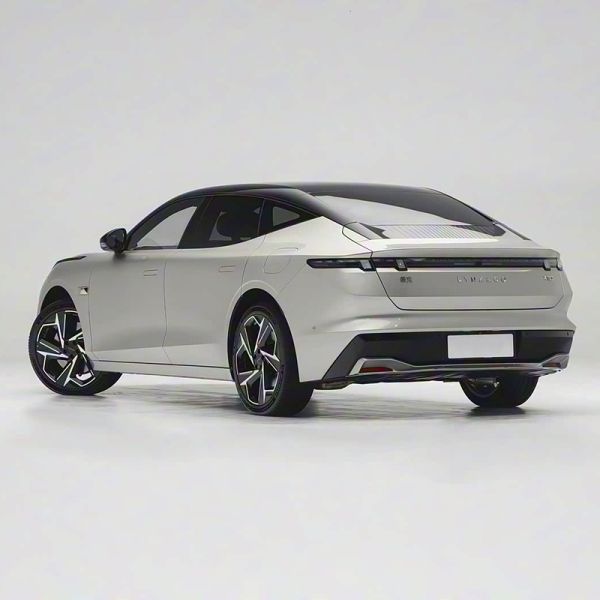 Quality 2025 Lynk & Co Z10 4WD Electric Sedan-702km Range Fast Charging High-Performance for sale
