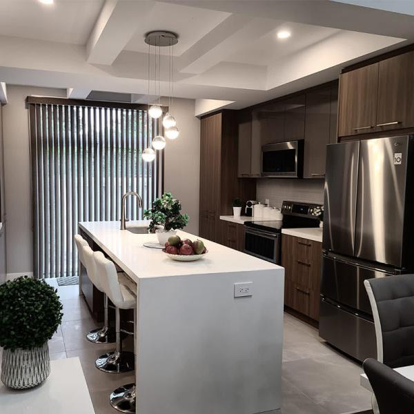 Quality Modular Kitchen Cabinets Customized with Matte Finish and Quartz Stone for sale