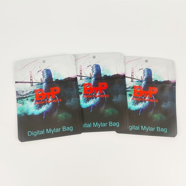 Quality 100pcs Custom Printed Low MOQ Smell Proof Child Resistant Resealable Stand up Ziplock Mylar Bags 3.5g  for Candy Pound Packaging for sale