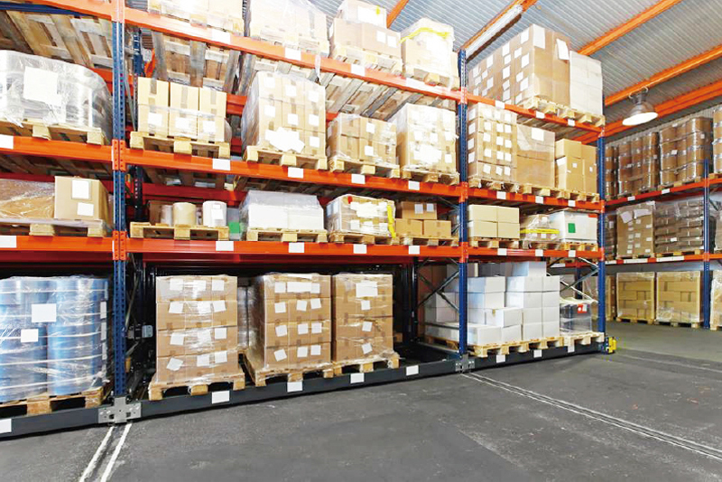 Electric mobile racking system
