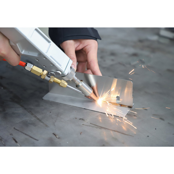 Quality 1kw 1500w Handheld Laser Welding Machine For Kitchen Equipment for sale