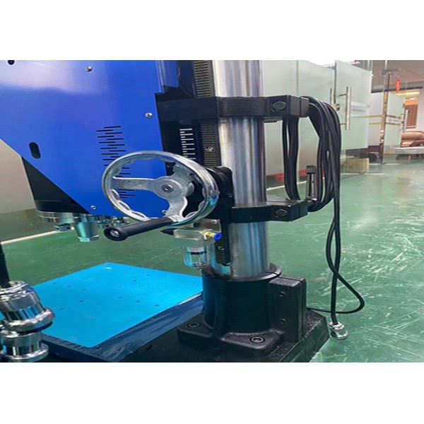 Quality 20KHz Ultrasonic Plastic Welding Machine , Non Woven Ultrasonic Welding Machine for sale