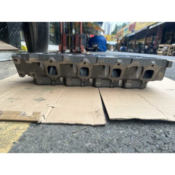 Quality 2W7165 Carter Engine Cylinder Head Engine Model 3204 Material Cast for sale