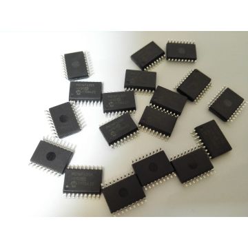 Quality Microcontroller IC Integrated Circuit Parts 8-Bit 20MHz 3.5KB (2K X 14) FLASH 18 for sale