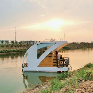 Quality TV Entertainment Floating Boat House 6.2m Length For Funny Water Experience for sale