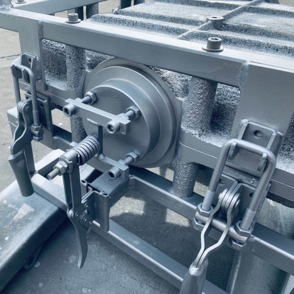 Quality A356 Cast Aluminum 40341 Clamps Rotational Moulding Tools for sale