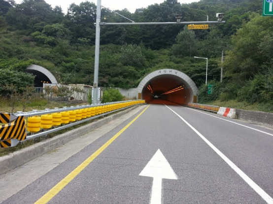 Safe Road Traffic Barrier EVA Material Safety Roller Barrier 5