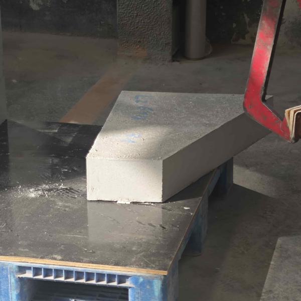 Quality White Mullite Corundum Refractory Items with Customized Design mgo c brick kiln for sale