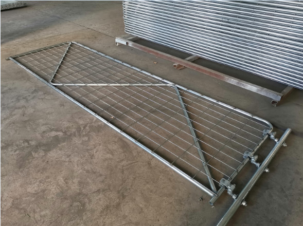 Quality Customizable Q195 Galvanized Cattle Fence Panel With Gates for sale