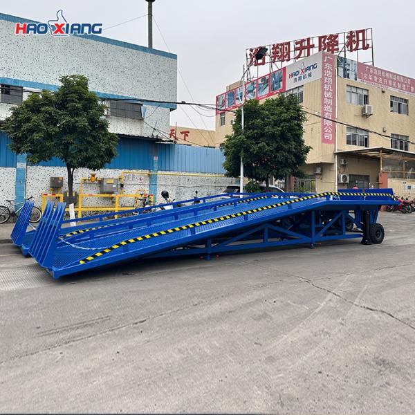 Quality Movable Dock Ramp 10T Portable Docks For Unloading Trucks With Inflatable Wheel for sale