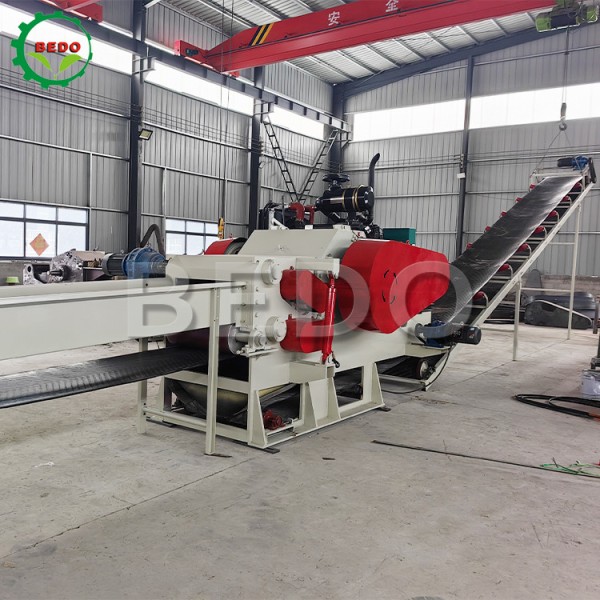 Quality Diesel Powered 330HP Forestry Wood Chipper Machine Industrial Heavy Duty Log Shredder for sale