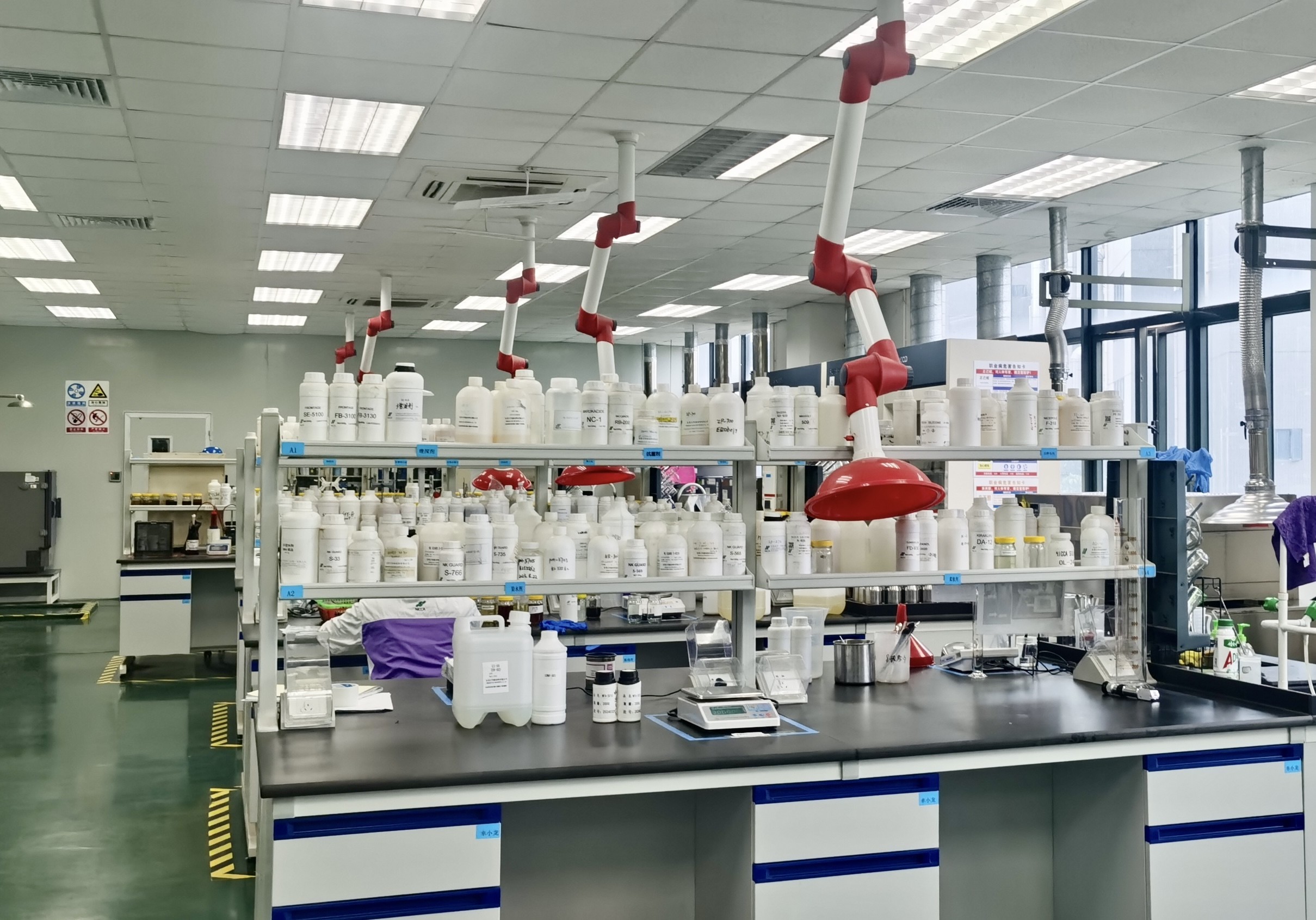 Quality Textile Chemical Auxiliary High Temperature Leveling Agent RS-135 for Optimal for sale