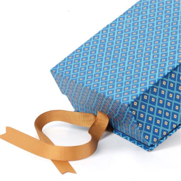 Quality Luxury Custom Apparel Packaging Boxes CMYK Logo Matte Magnetic Closure Gift Box for sale