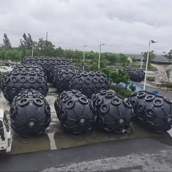 Quality ISO Certified Pneumatic Rubber Fender with Custom Sizes and 50kpa & 80kpa Pressure for Marine Vessel Protection for sale