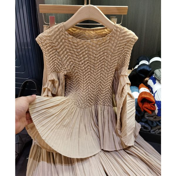 Quality Nice Fashion Simple Pleated Suit Women's New Autumn Simple Design Pleated Top Wide Leg Pants Two-piece Set for sale