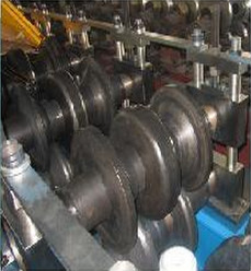 Quality Gear Box Transmission Guardrail Roll Forming Machine Punching Press Automatic for sale