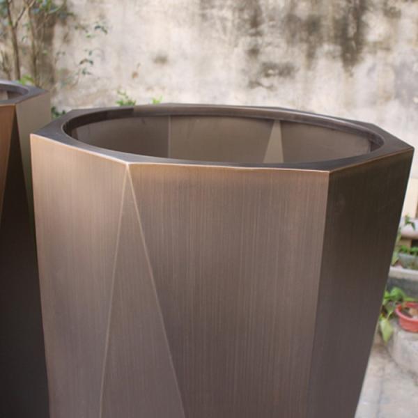 Quality Patio Balcony Metal Flower Planter Octangle Galvanised Plant Pots for sale
