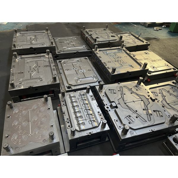 Quality Thin-wall design non-slip structure high precision plastic hanger mould for for sale