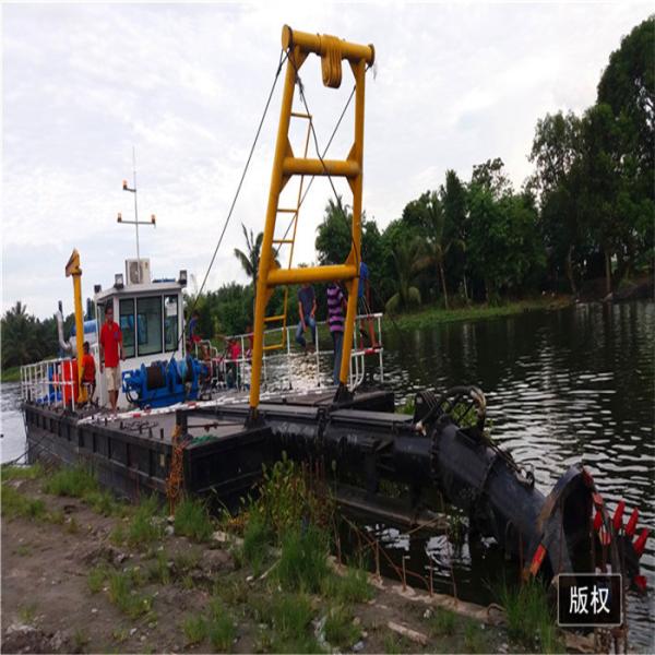 Quality 20 Inch Sand Mining Machinery 25m Gold Mining Dredger Pond Dredging Equipment for sale