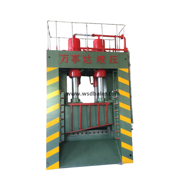 Quality Reinforced Heavy-Duty Gantry Shear With 1800mm Balde Size For Structural Steel And Demolition Scrap for sale