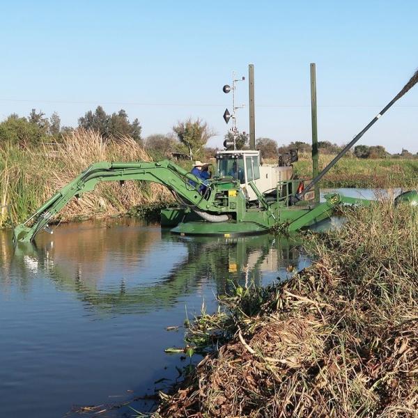 Quality 800m3 Water Flow Amphibious Dredger with Hydraulic Motor Shipping Cost Delivery Time for sale