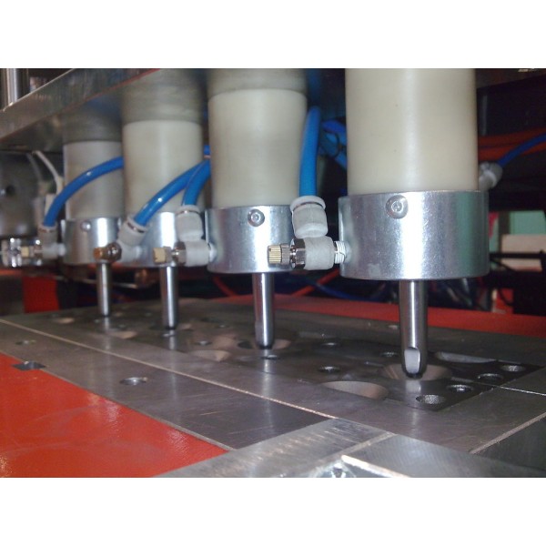 Quality Hydraulic Extrusion Blow Molding Machine 10L chemical tank  with automatic deflashing for sale