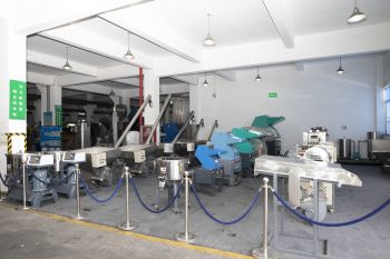 China Factory - NINGBO LVHUA PLASTIC & RUBBER MACHINERY INDUSTRIAL TRADE CO.,LTD.