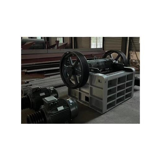 Quality Hard Rock Crushing Jaw Rock Crusher Coarse Crushing Operation 16-54 TPH Output for sale