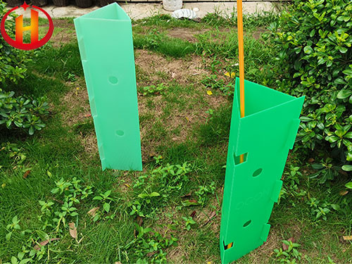 Quality Fireproof Corrugated Plastic Tree Guards Green Triangular 300gsm for sale