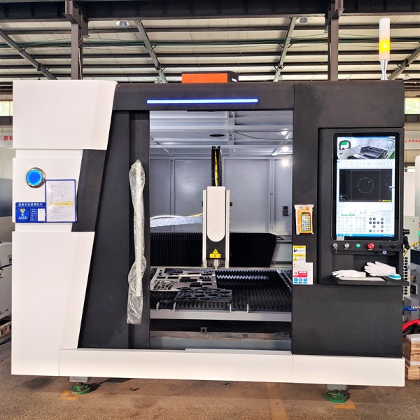 Quality Raycus 15000W Fiber Laser Cutting Machine Raytools With Exchange Table for sale