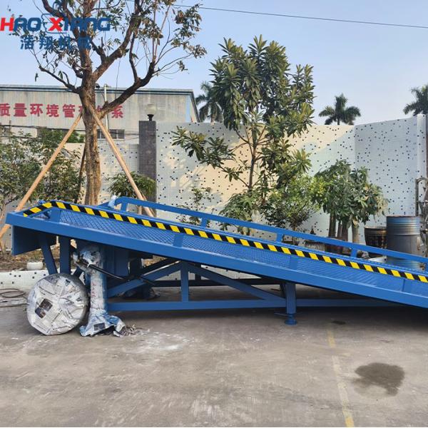 Quality 5 Meter Steel Loading Ramp for Enhanced Efficiency in Warehouses for sale